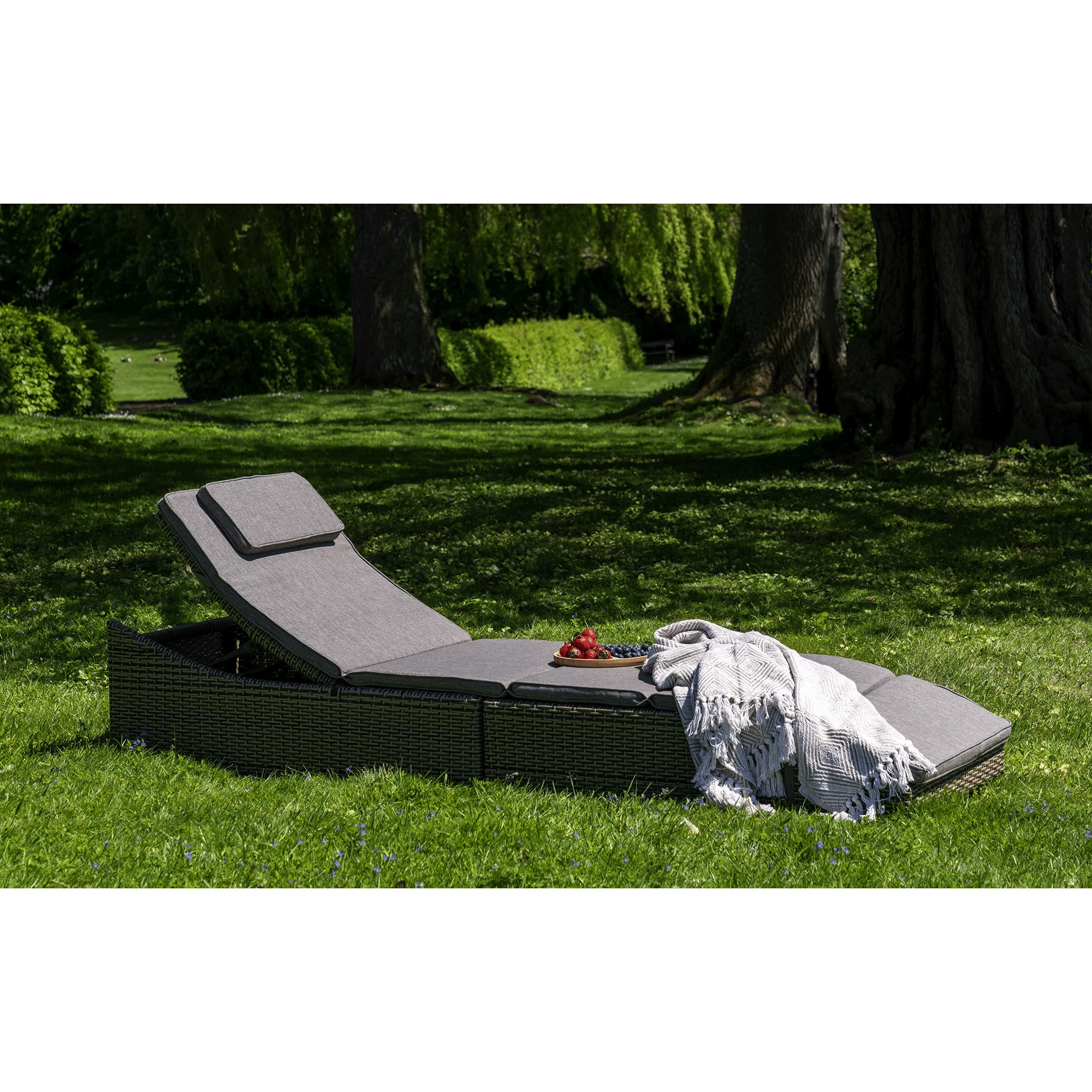 Split Solseng i Grå Polyester Fra House Nordic | Inklusiv hynde